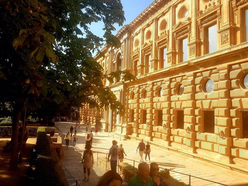 Viajes cortos a Málaga & Granada | Circuito Guiado Privado